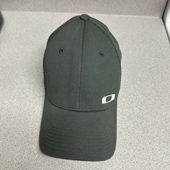 Oakley | Accessories | Oakley Hat | Poshmark